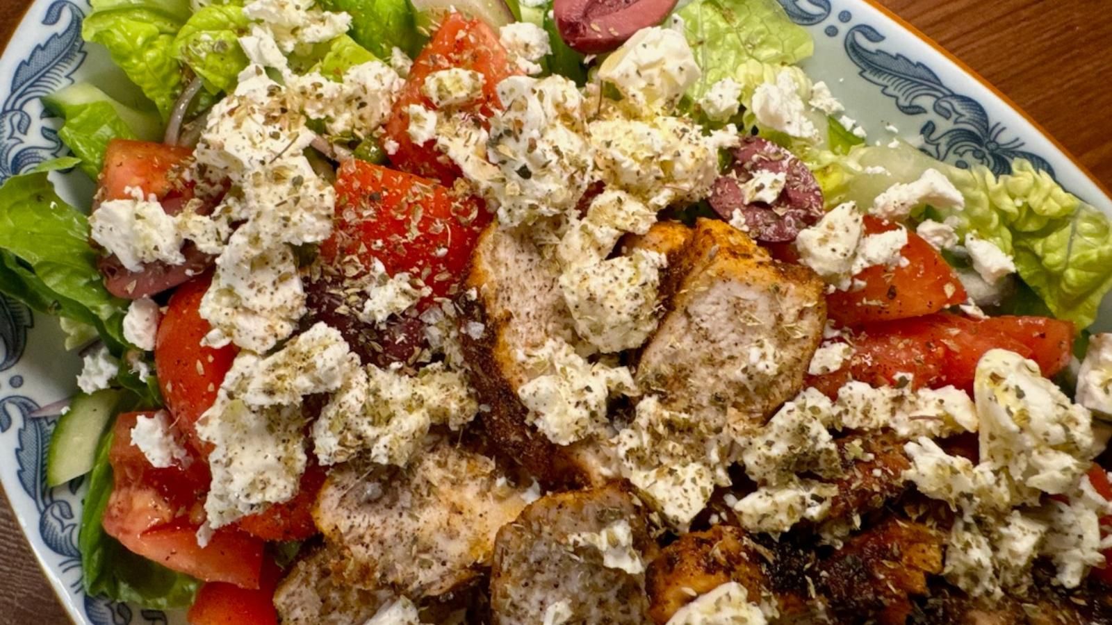 Grekisk sallad med kyckling och fetaost